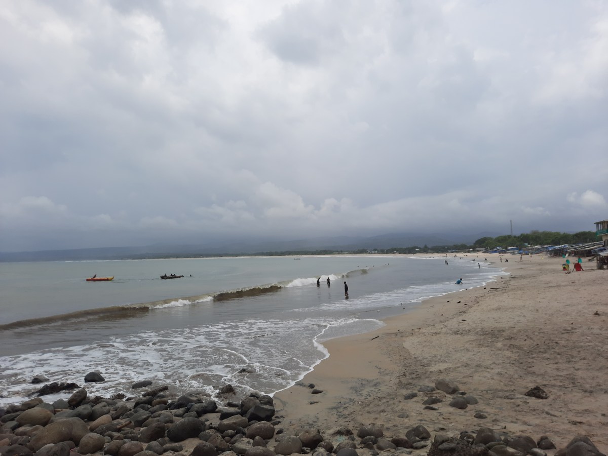 Santolo Jadi Saksi, Bayiku ke Pantai Pertama Kali – WHILE TRUE TRAVELING